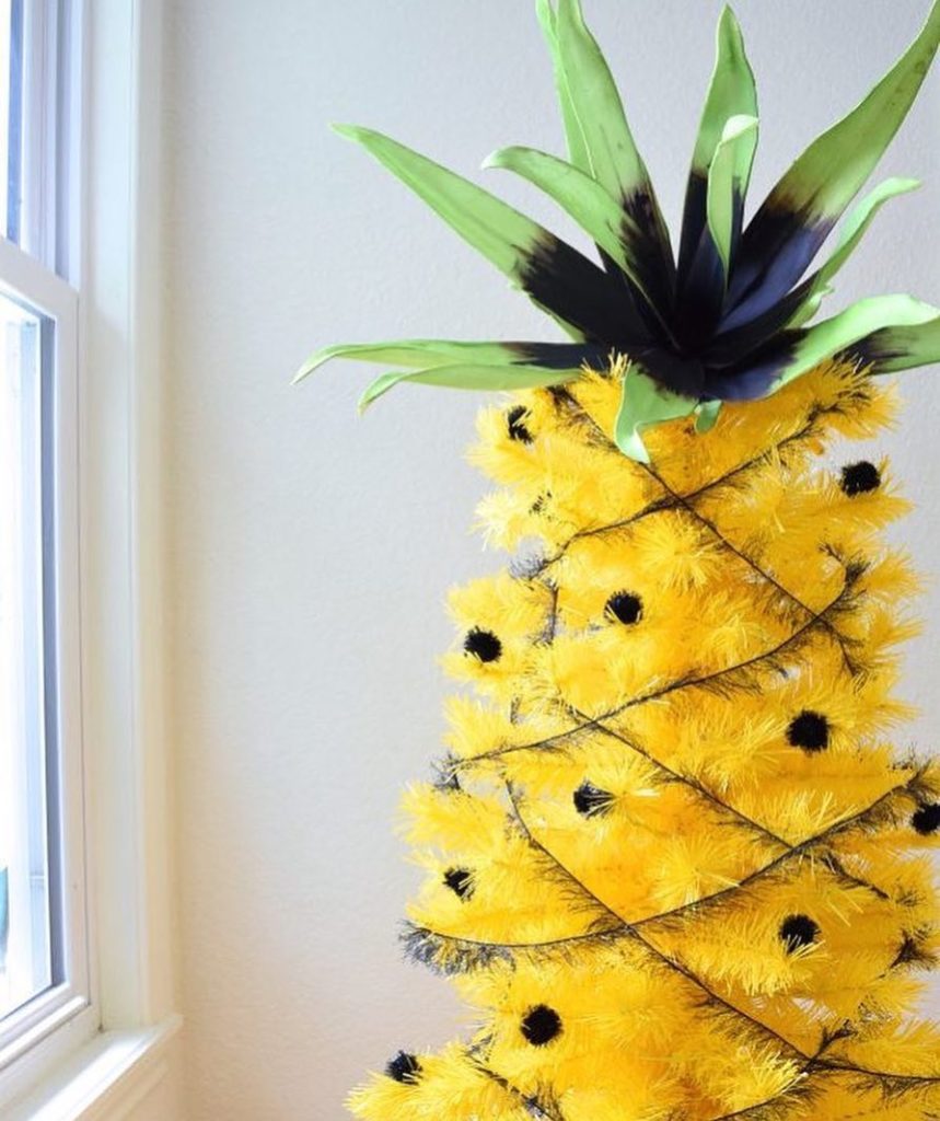 The Pineapple Christmas Tree Trend is Wonderfully Crazy - My Daily ...