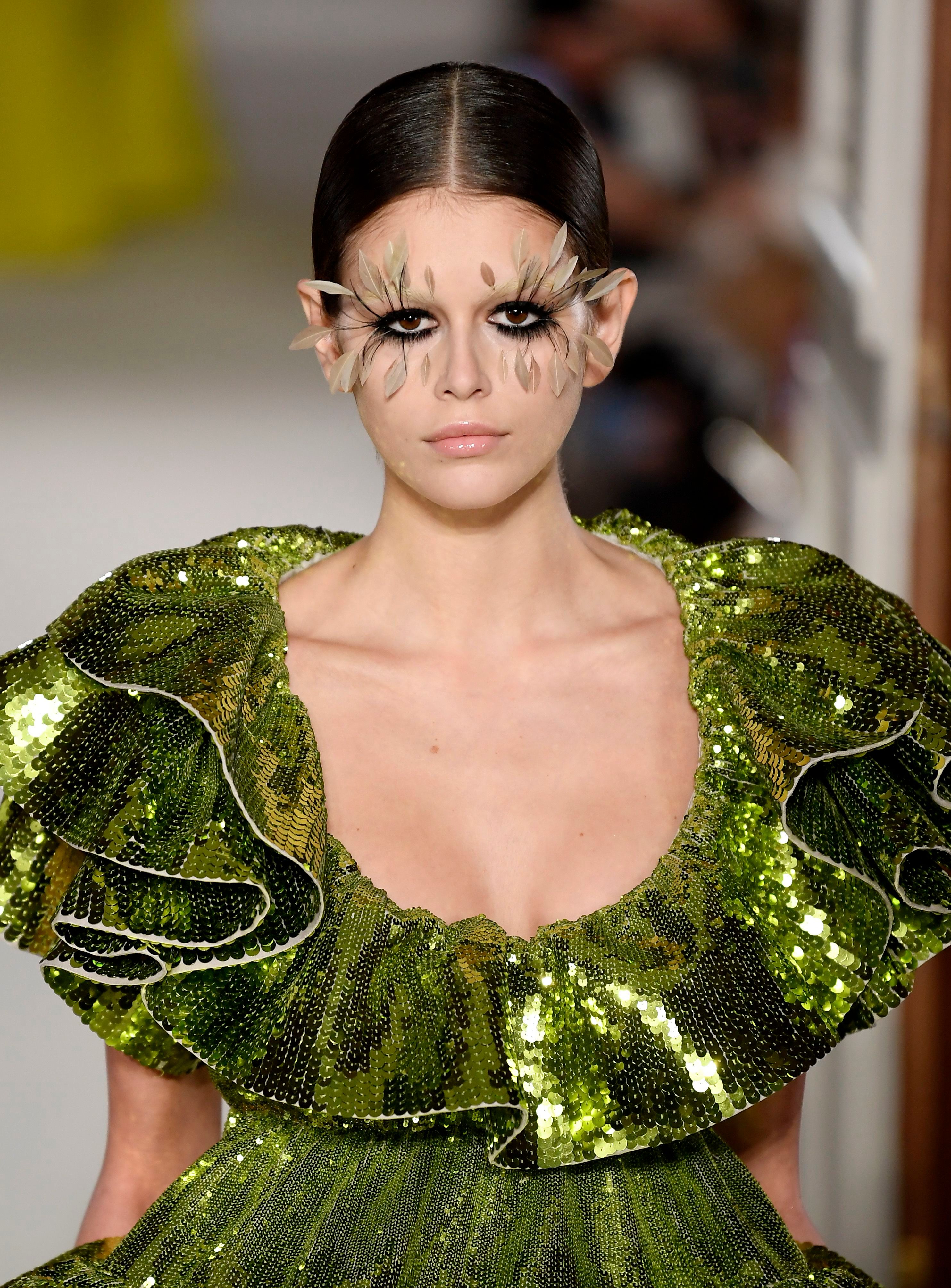 5 Eccentric Trends We're Copying From the Spring-Summer 2019 catwalk ...